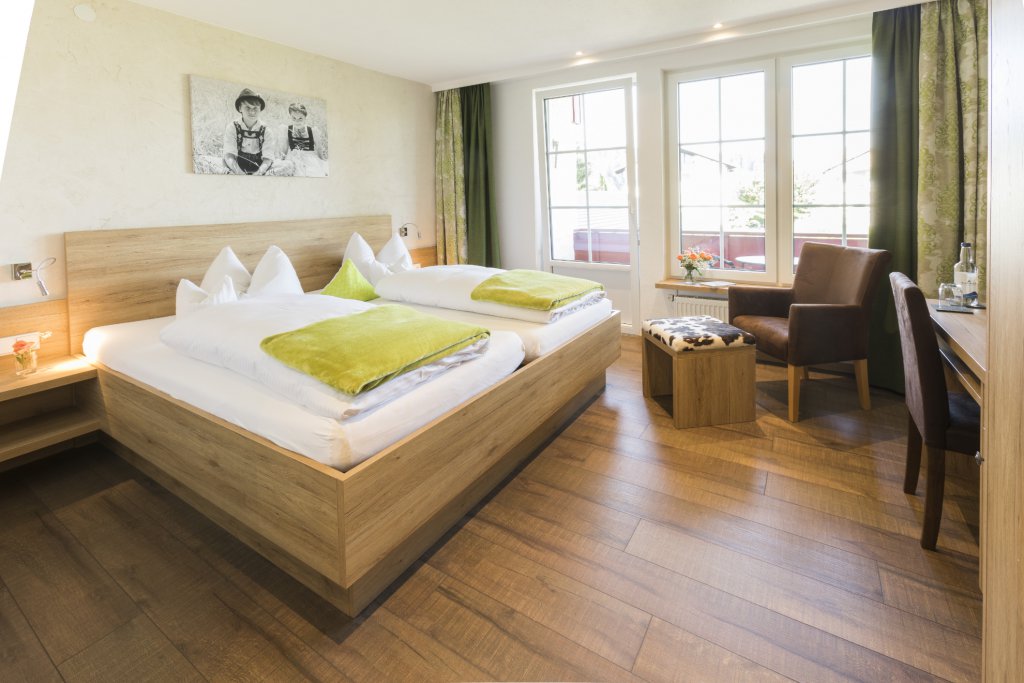 Gastgeber, Geschichte und Philosophie des 4 Sterne Hotels Kronenhof ...